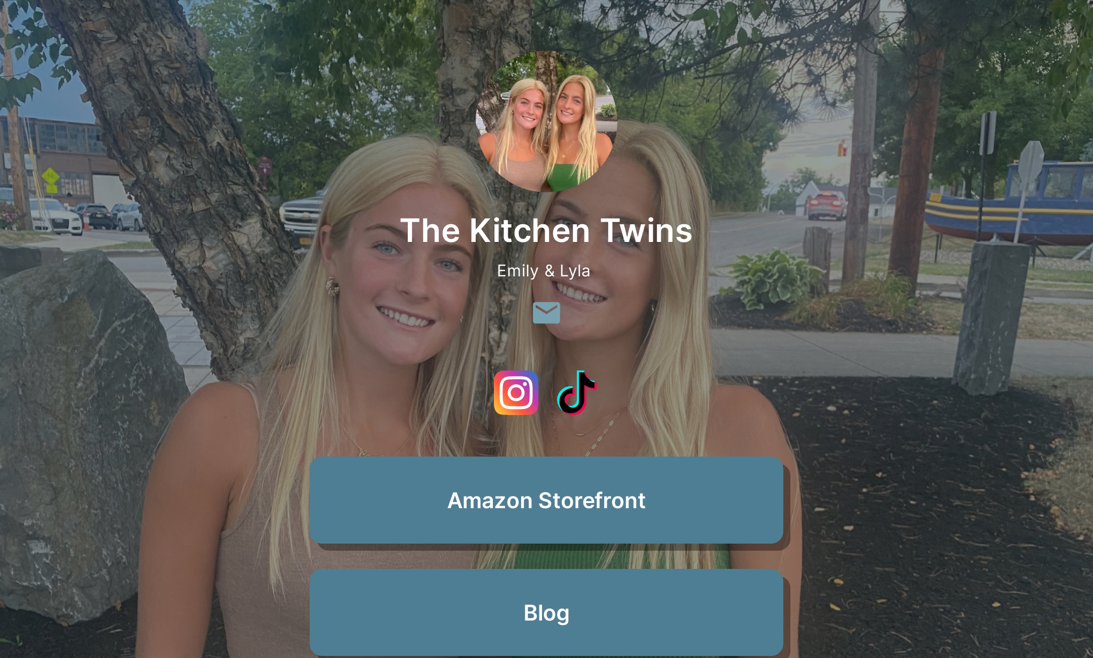 The Kitchen Twins' Flowpage