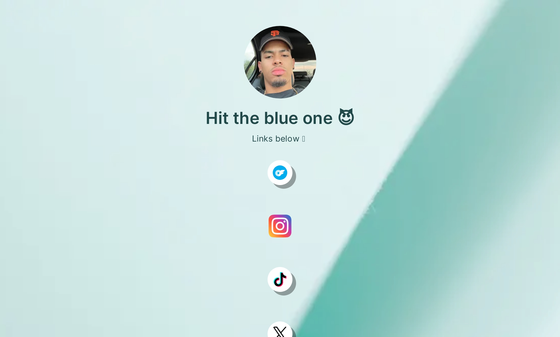 Hit the blue one 😈's Flowpage